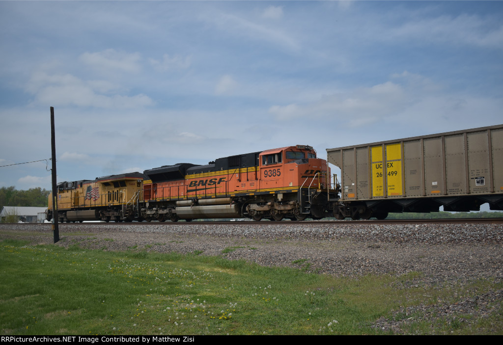 UP 7468 BNSF 9385